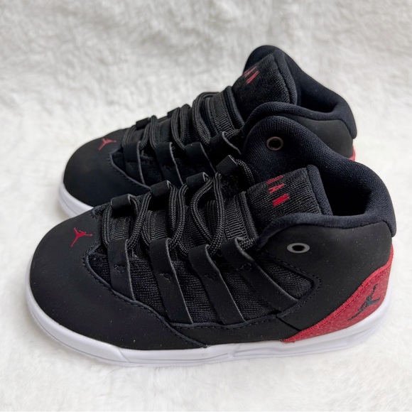 Jordan | Shoes | Air Jordan Max Ps Aura Boys Black And Gym Red Shoes ...